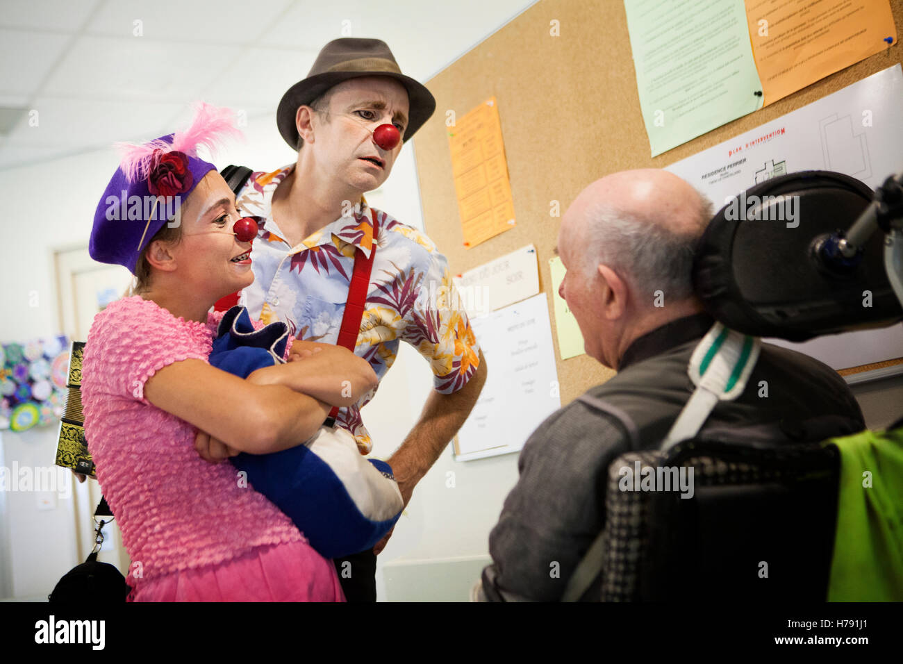 100 clowns hi-res stock photography and images - Alamy