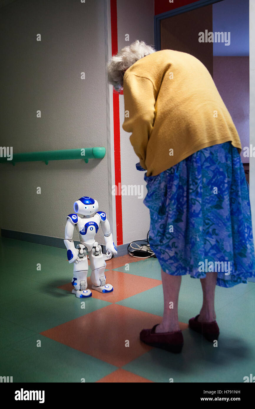Nursing robot hi-res stock photography and images - Alamy