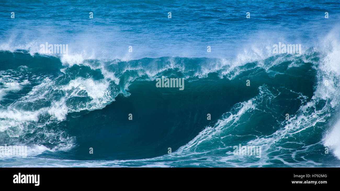 Spilling breaker wave hi-res stock photography and images - Alamy