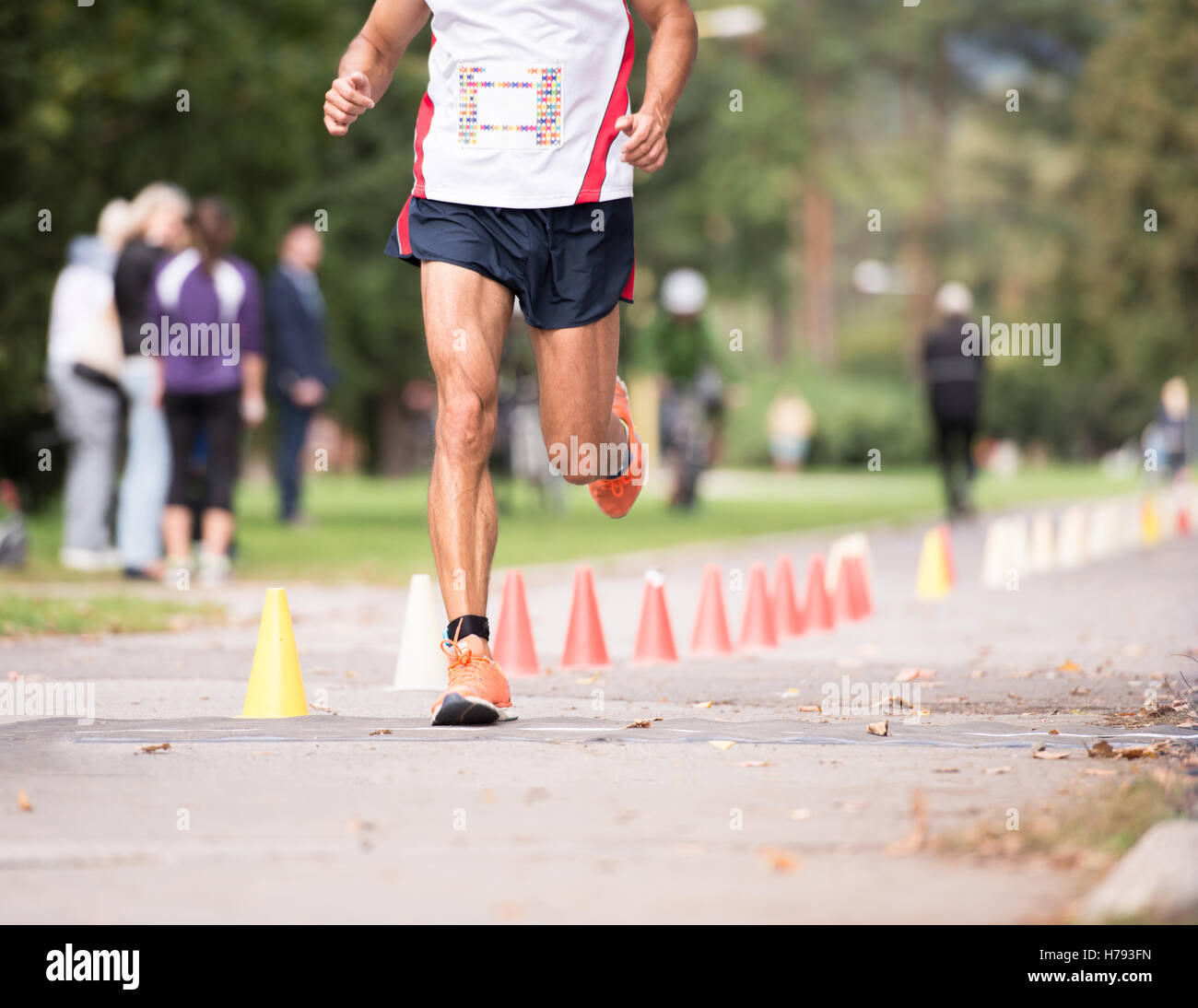Long distance runner man hi-res stock photography and images - Alamy