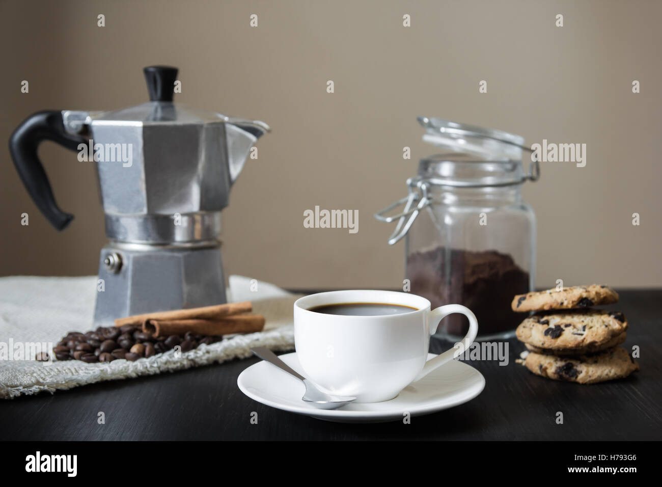 Italian mocha pot hi-res stock photography and images - Alamy