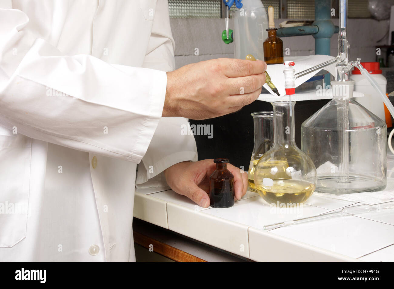 biologist at work in a laboratory Stock Photo - Alamy