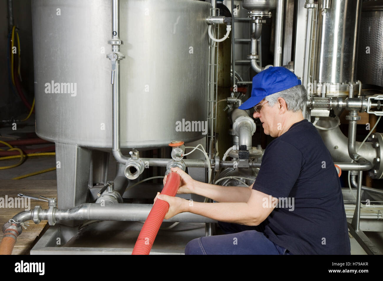 Oil pipeline worker checking hi-res stock photography and images - Alamy