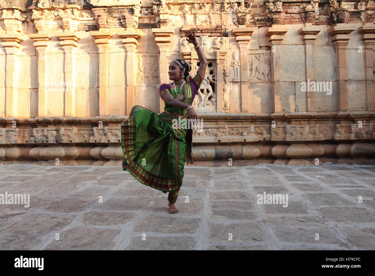 Dance forms of andhra pradesh hi-res stock photography and images - Alamy