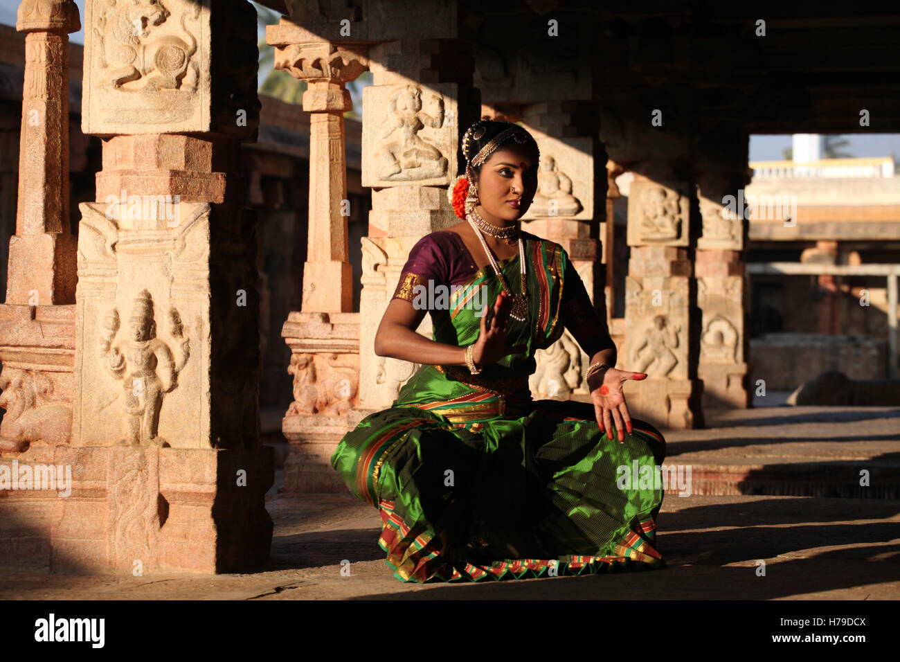 Dance forms of andhra pradesh hi-res stock photography and images - Alamy