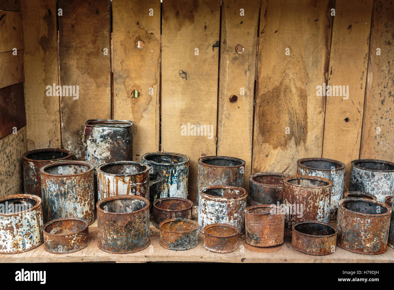 Rusted Aluminum Cans inside Wooden Container Stock Photo - Alamy