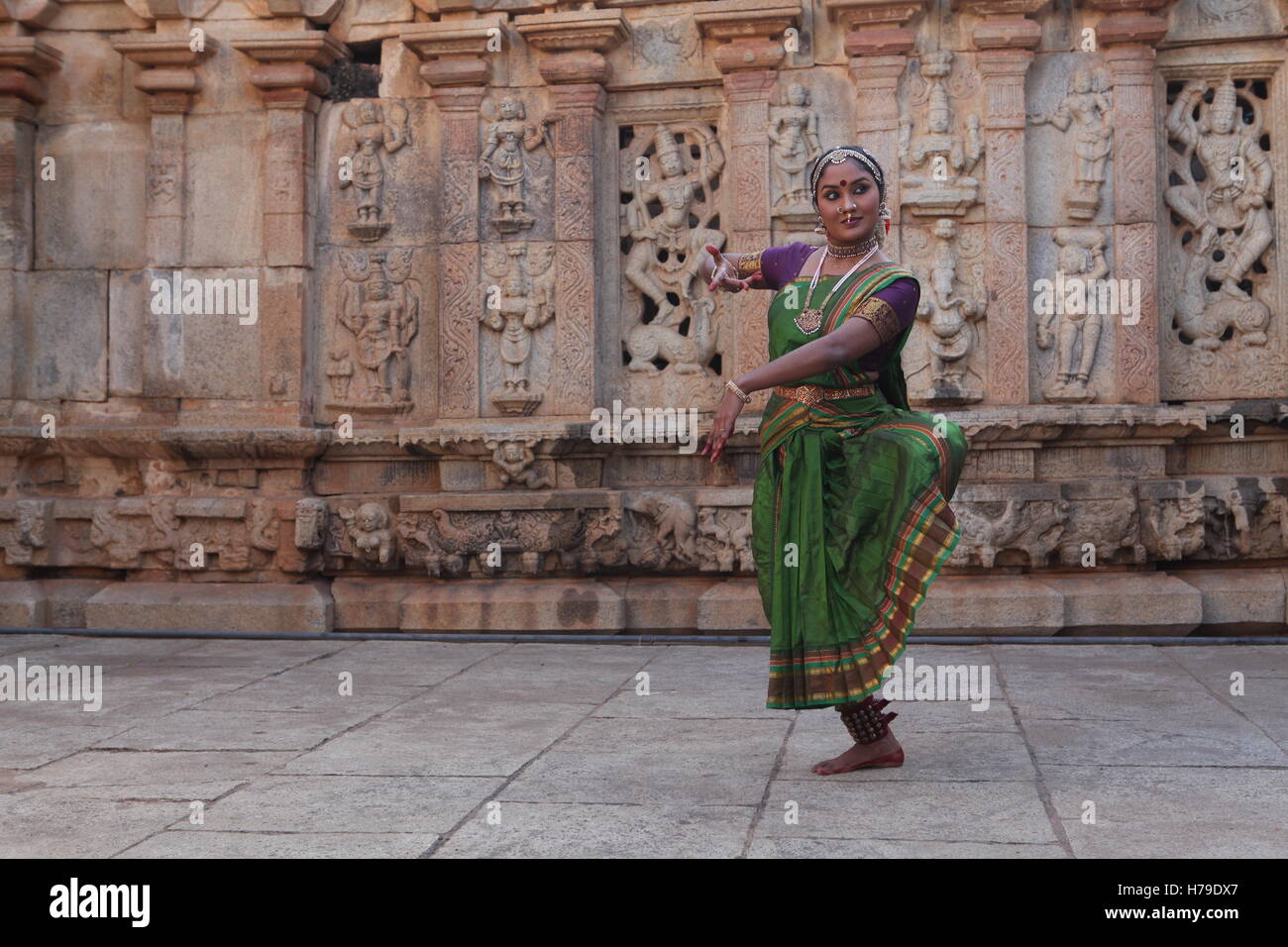 Dance forms of andhra pradesh hi-res stock photography and images - Alamy