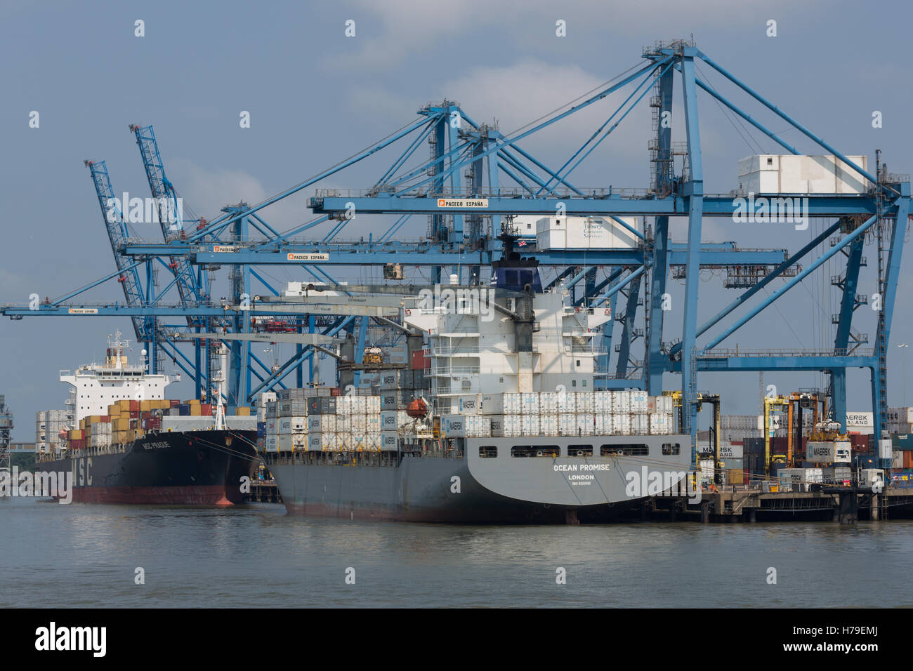 Tilbury docks hi-res stock photography and images - Alamy