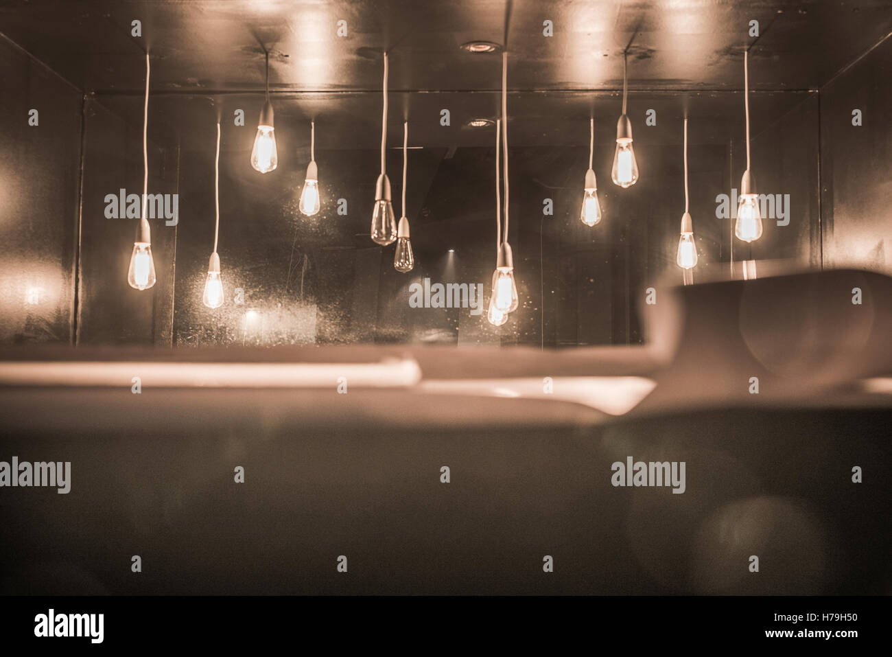 Mirror behind the bar hi-res stock photography and images - Alamy