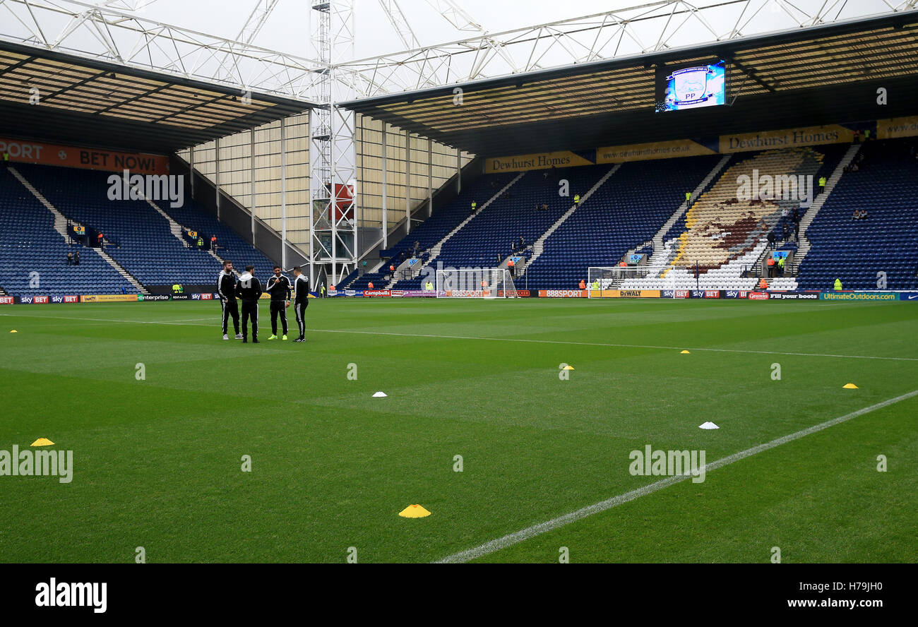 A general view of Deepdale Stock Photo - Alamy