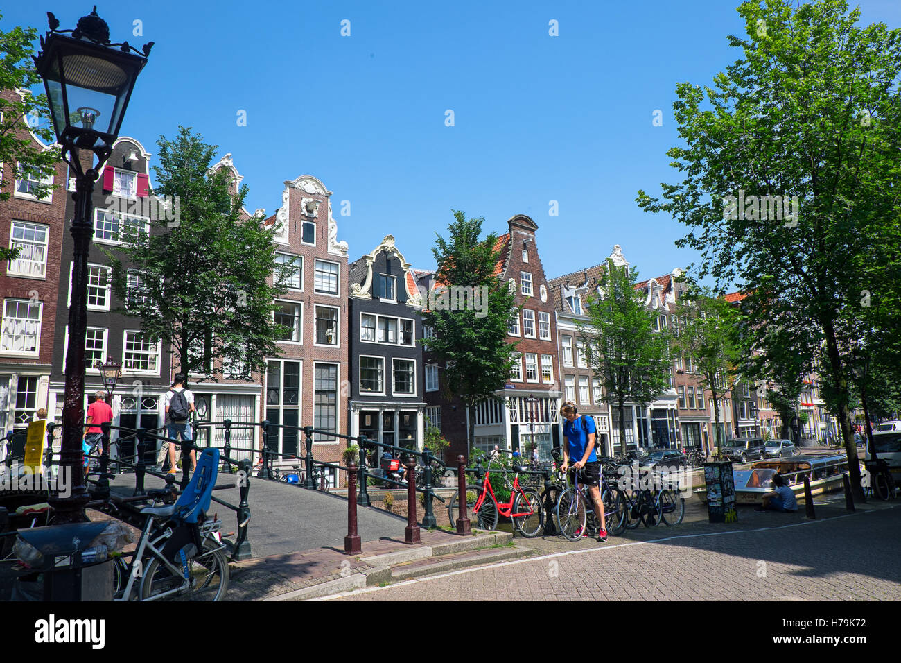 Amsterdam canal street view horizontal hi-res stock photography and ...