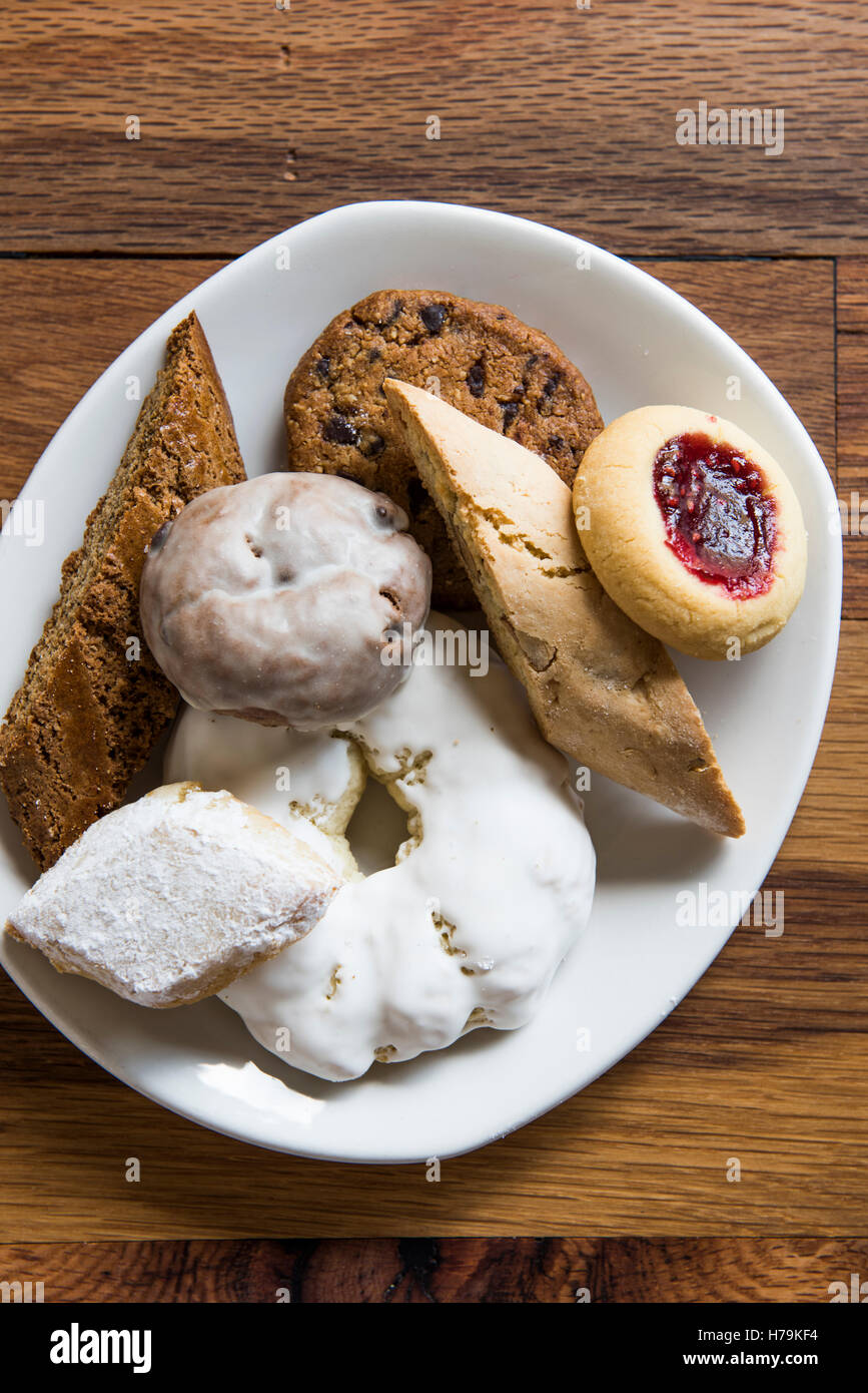Plated Italian Cookies Stock Photo - Alamy