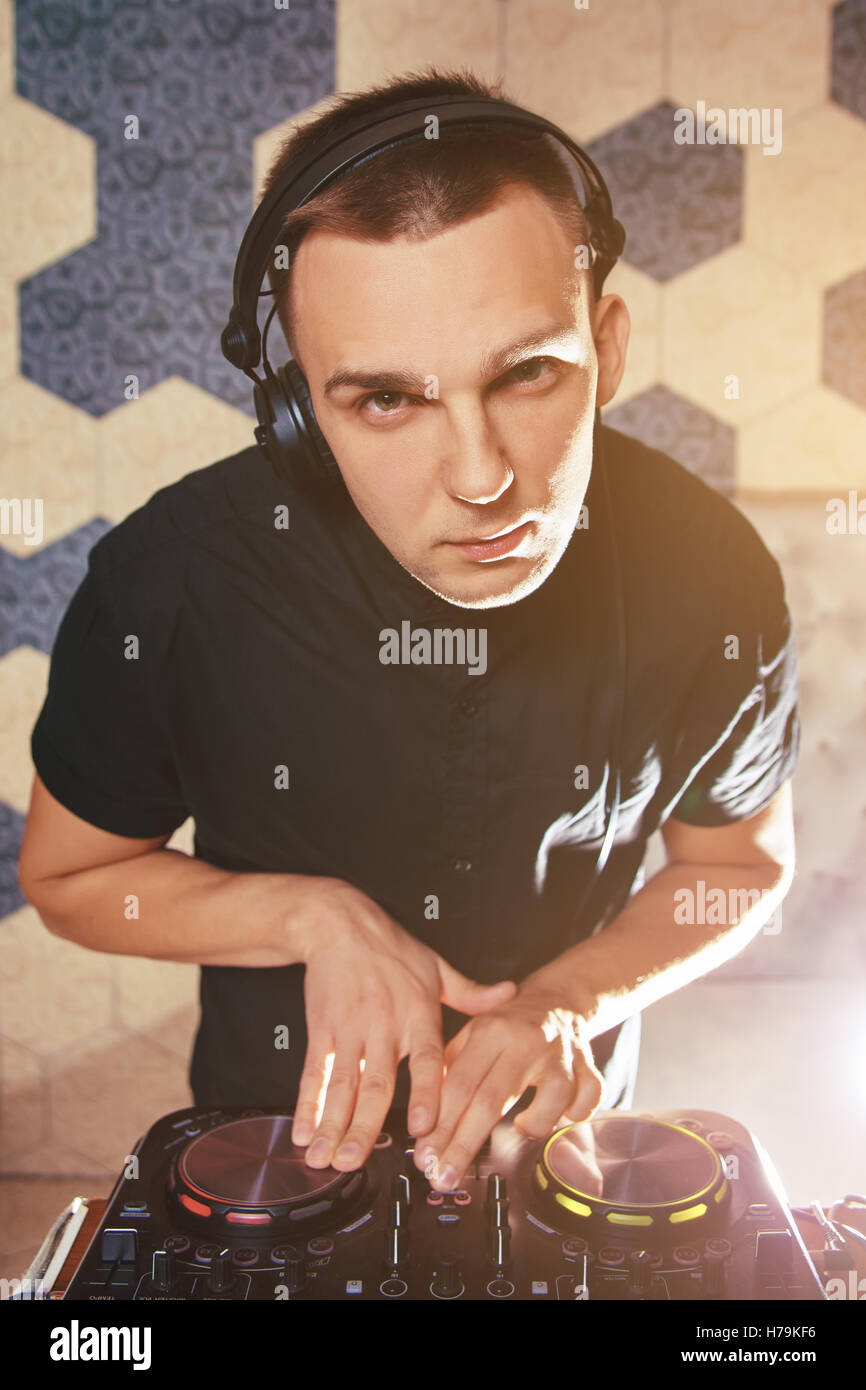 Dj mixer hi-res stock photography and images - Alamy