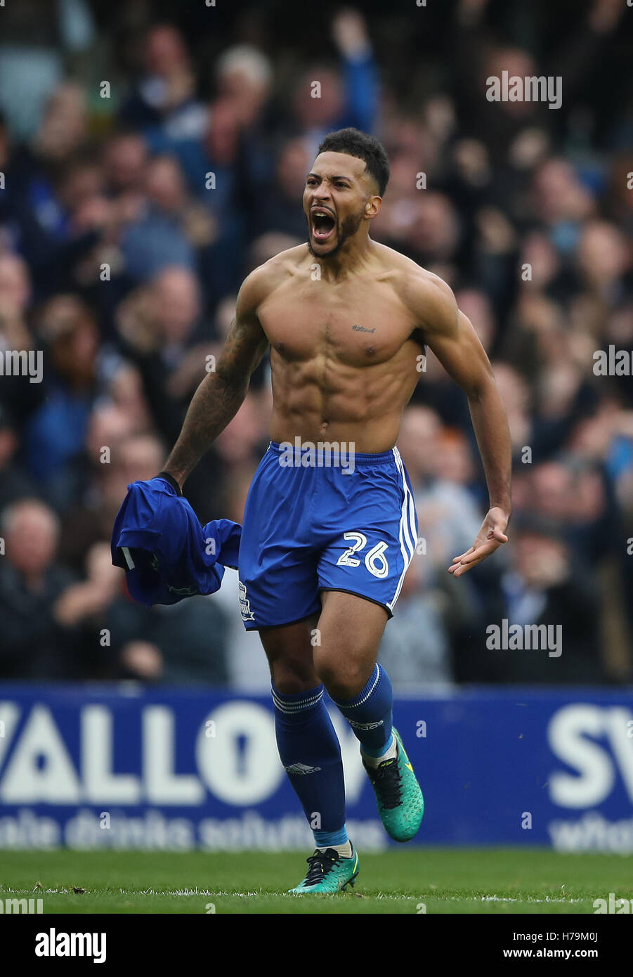 Birmingham City's David Davis celebrates Stock Photo - Alamy