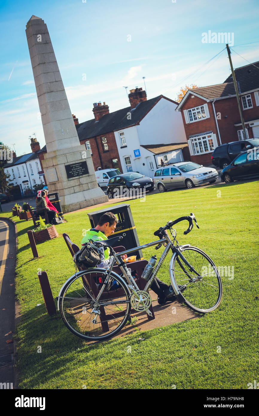 Cyclists war memorial meriden hi-res stock photography and images - Alamy