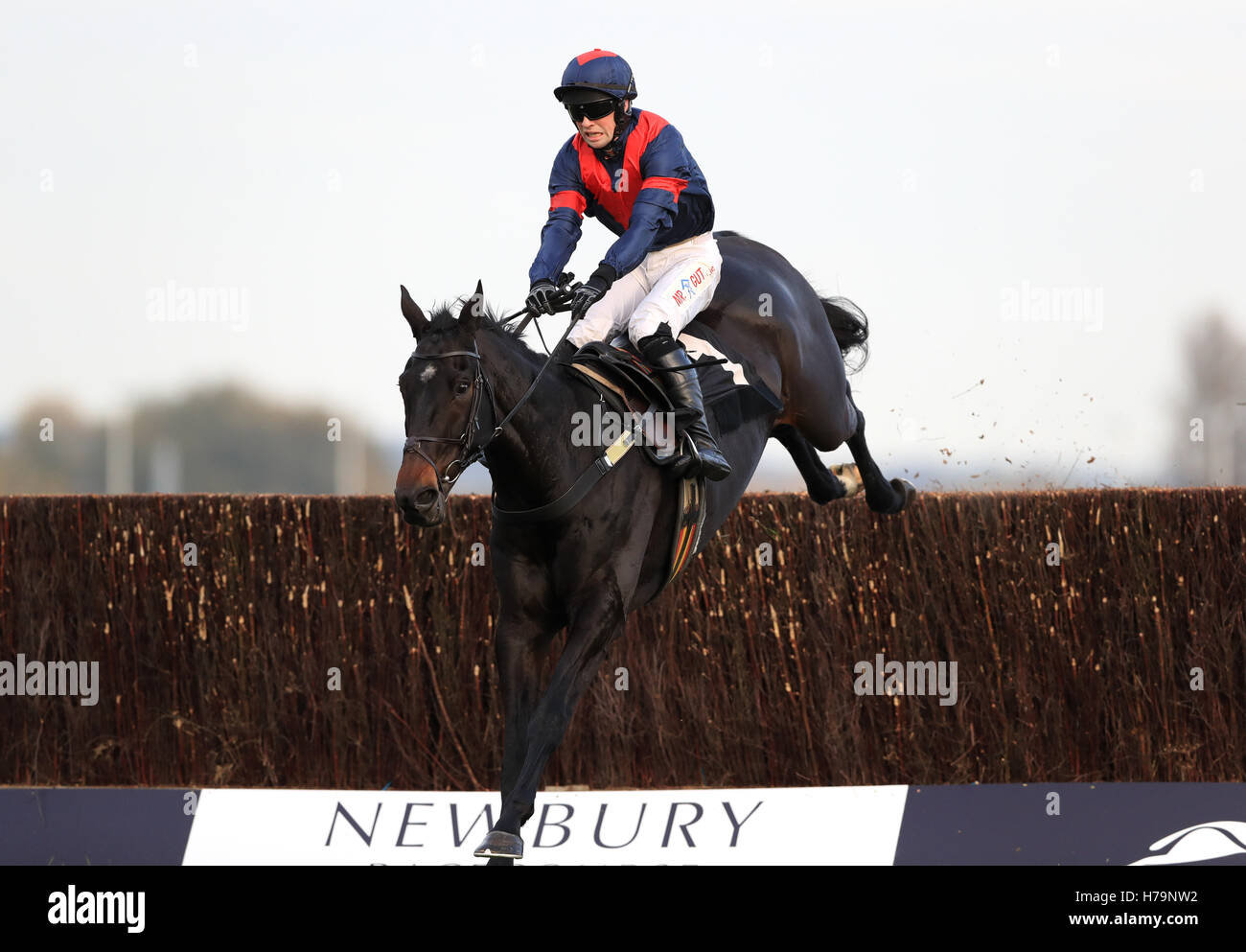 Jonathan moore jumps last on way hi-res stock photography and images ...