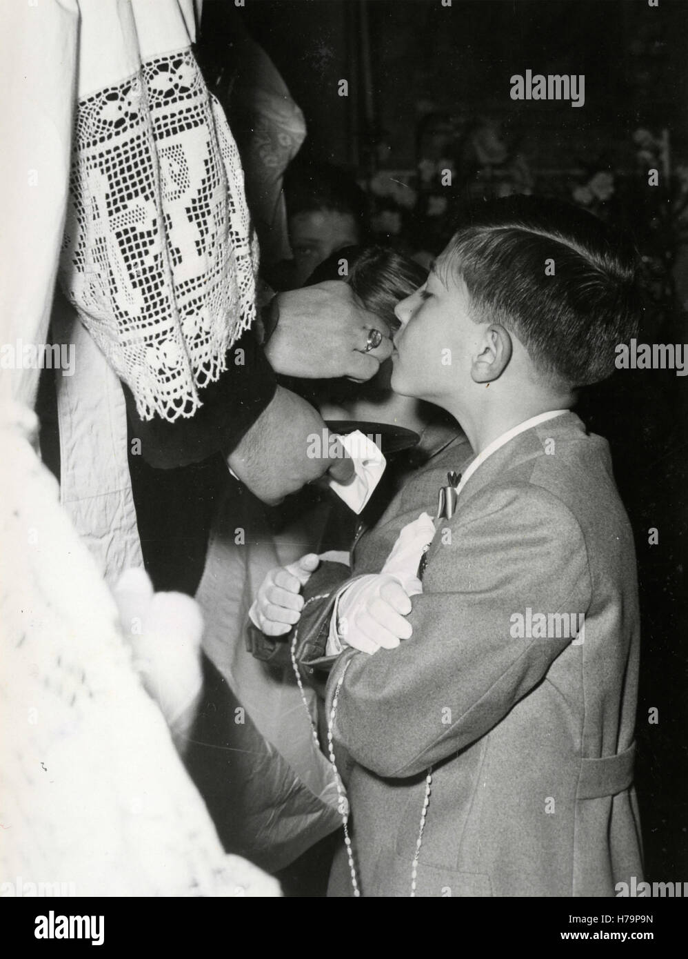 Children having first communion hi-res stock photography and images - Alamy