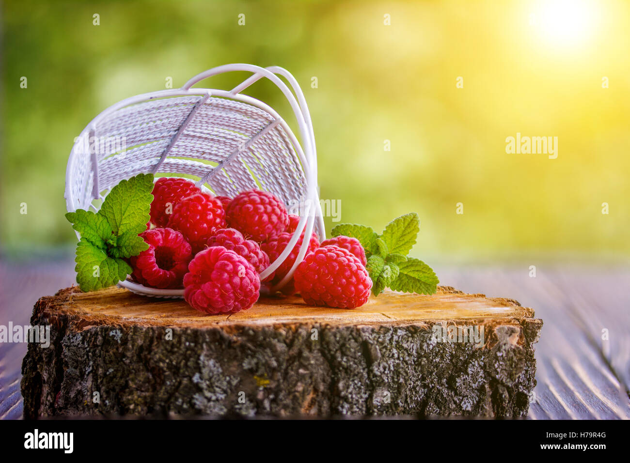 Basket raspberries and fruit hi-res stock photography and images - Alamy