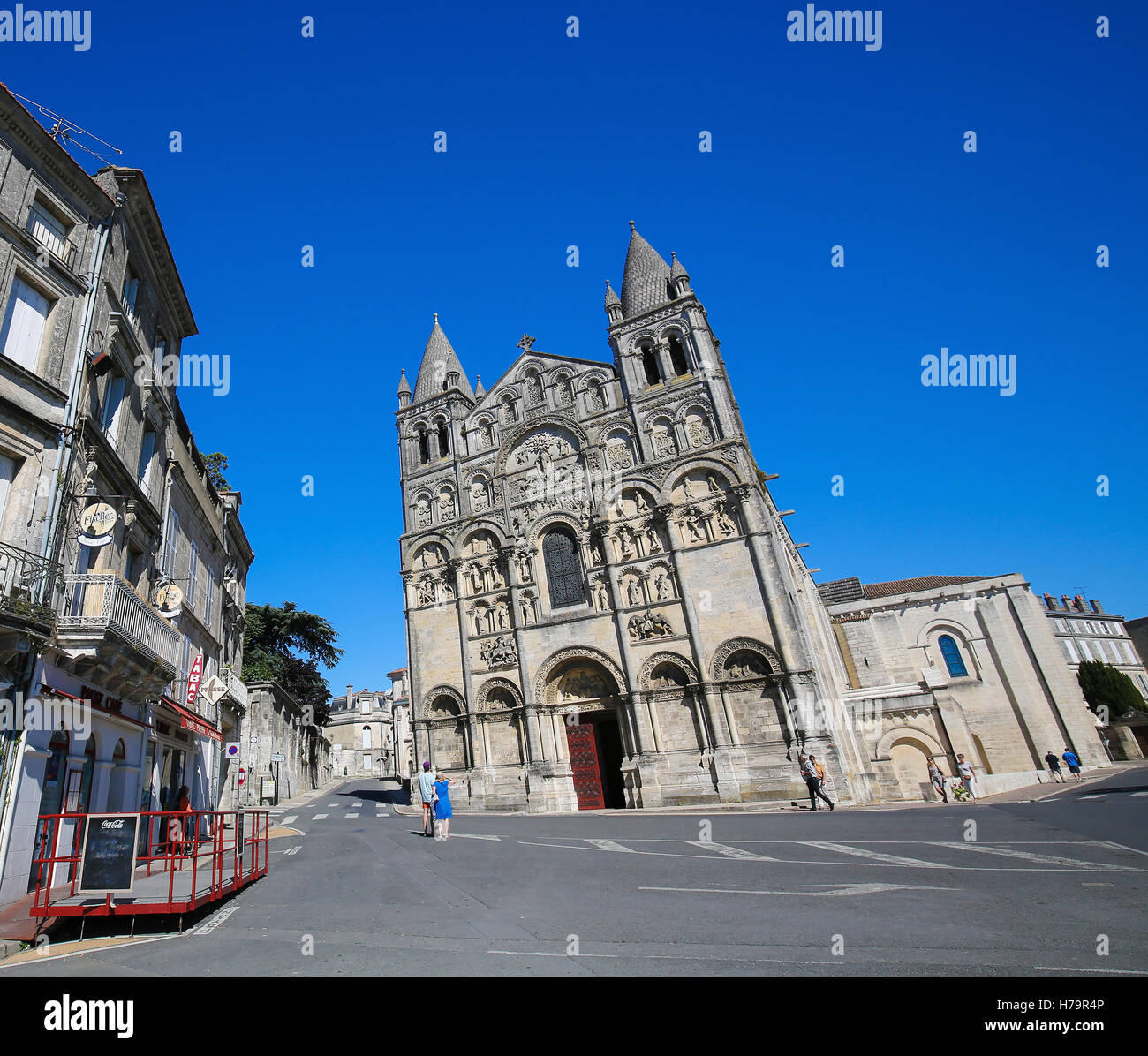Angouleme cathedral hi-res stock photography and images - Alamy