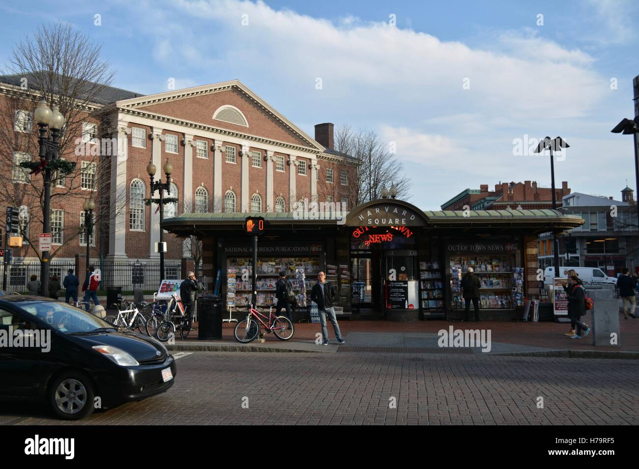 University shop harvard university cambridge hi-res stock photography ...