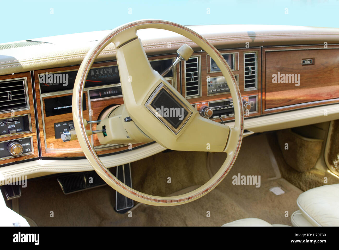 oldtimer car dashboard and steering wheel vintage Stock Photo - Alamy