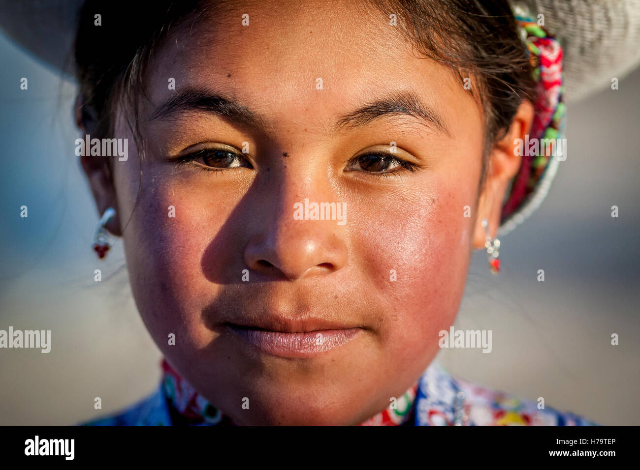 Peruvian clothing hi-res stock photography and images - Alamy