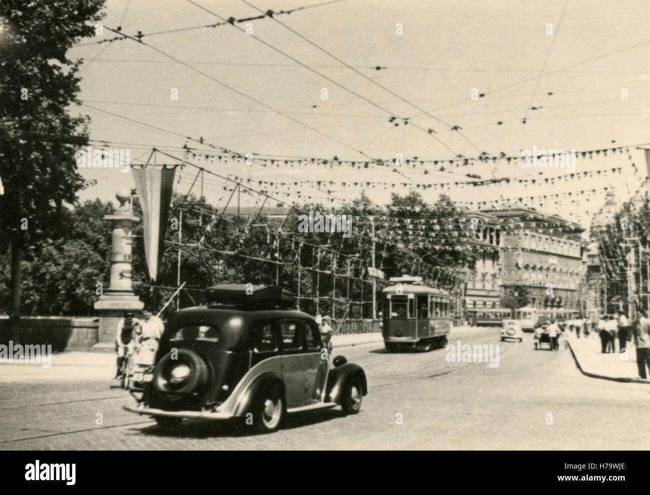 Garibaldi bridge, Rome, Italy Stock Photo - Alamy