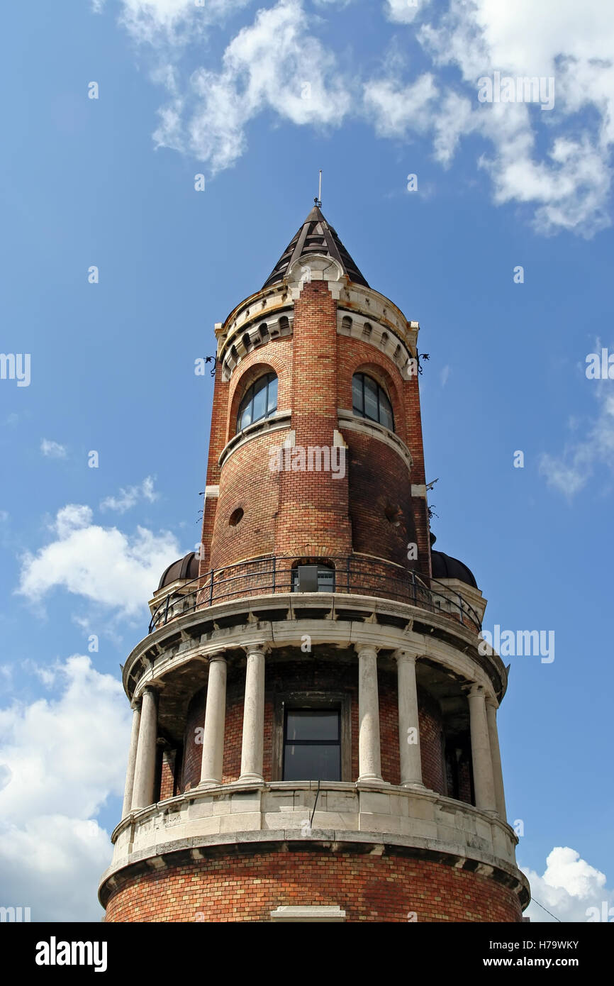 Medieval brick castle hi-res stock photography and images - Alamy