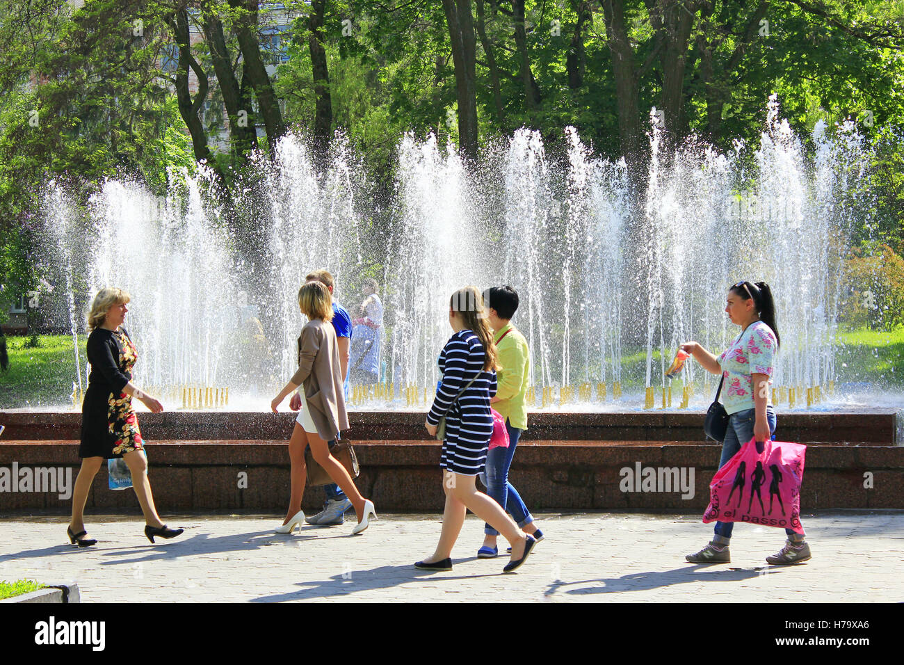 Human fountains hi-res stock photography and images - Alamy