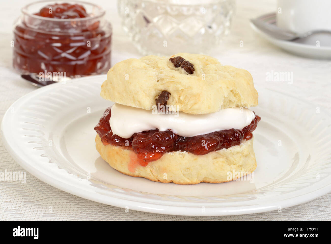 english devon cream tea Stock Photo - Alamy