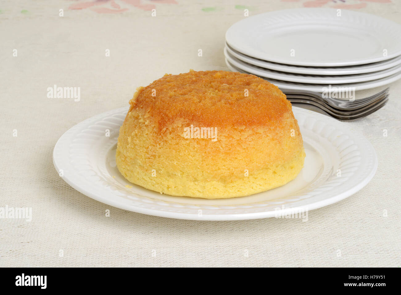 Orange sponge pudding hi-res stock photography and images - Alamy