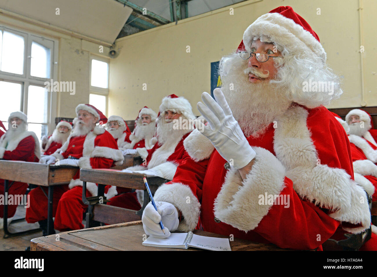 Members ministry funs santa school hi-res stock photography and images ...