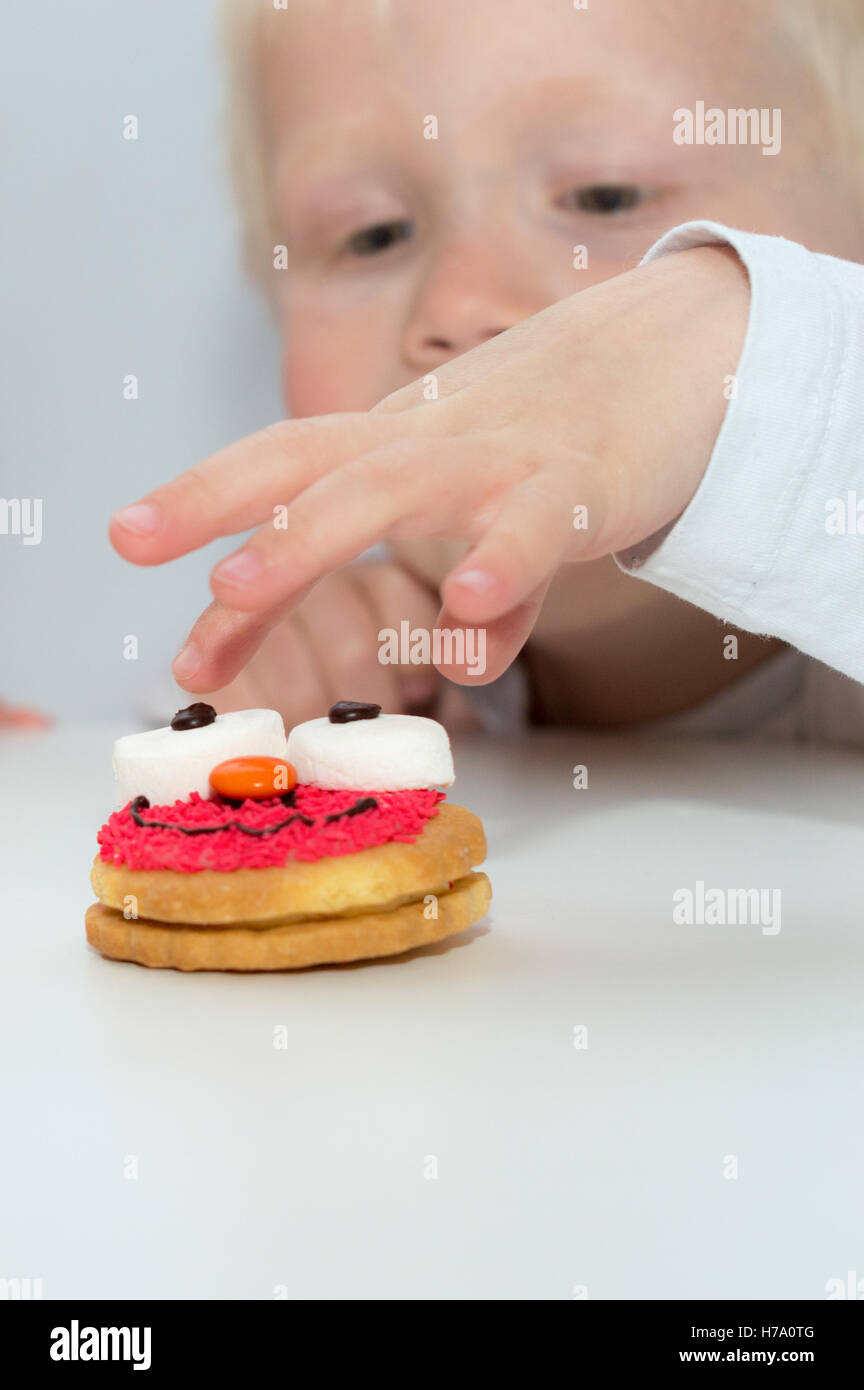Cookie eyes hi-res stock photography and images - Alamy