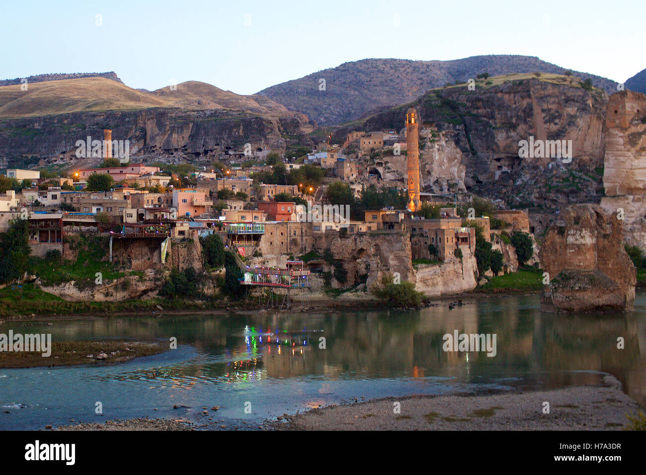 Hasankeyf, war for water in Kurdistan - 12/11/2014 - Turkey / Turkish ...