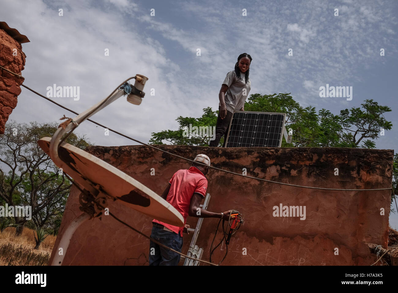 Solar panel install africa hi-res stock photography and images - Alamy