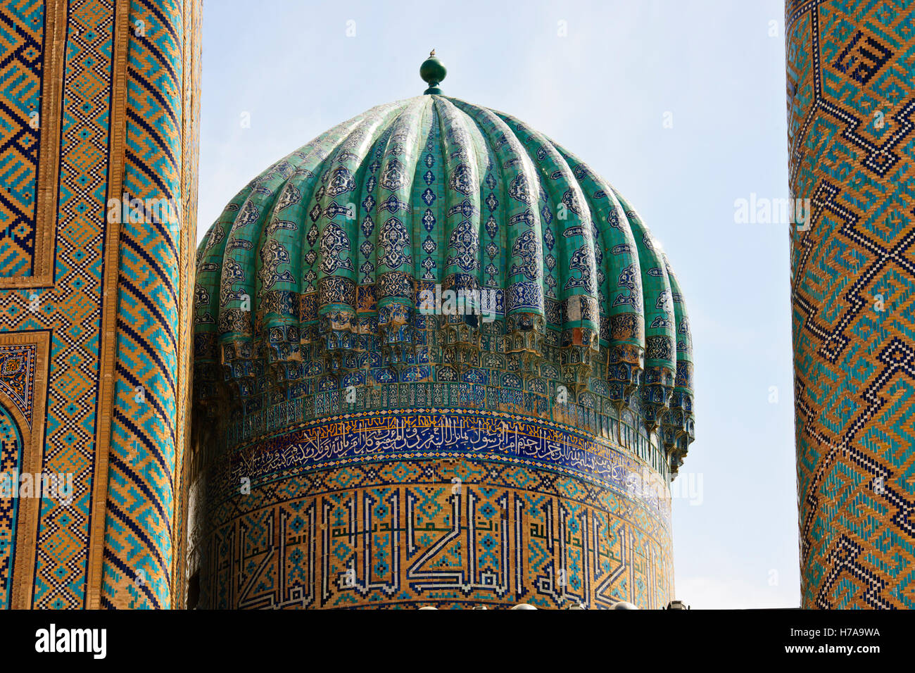 Shir Dor Madrassa High Resolution Stock Photography and Images - Alamy