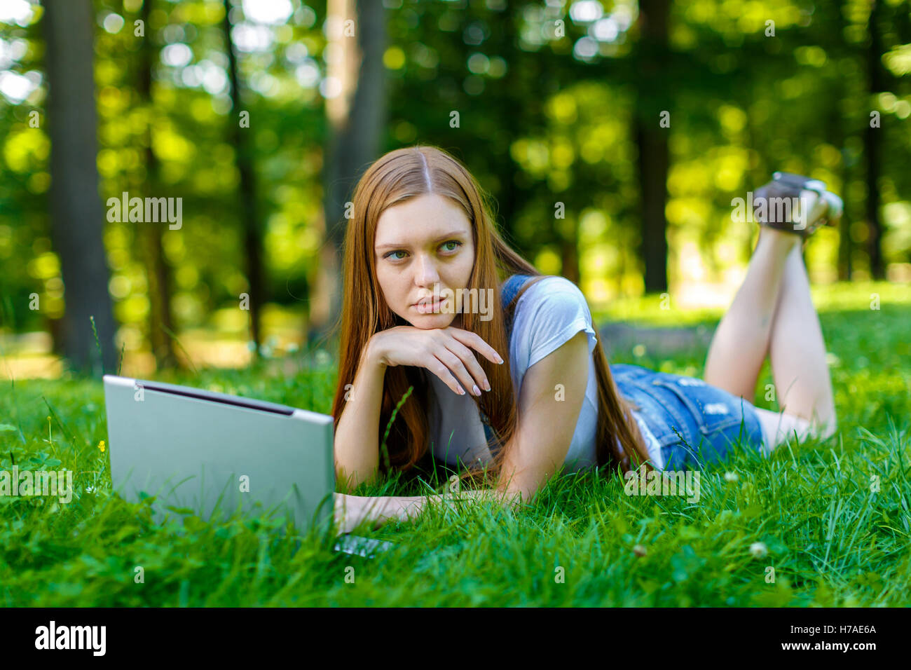Beautiful smiling red-haired young woman Stock Photo - Alamy