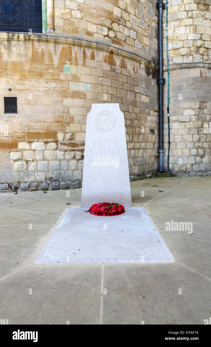 Edith cavell gravestone hi-res stock photography and images - Alamy