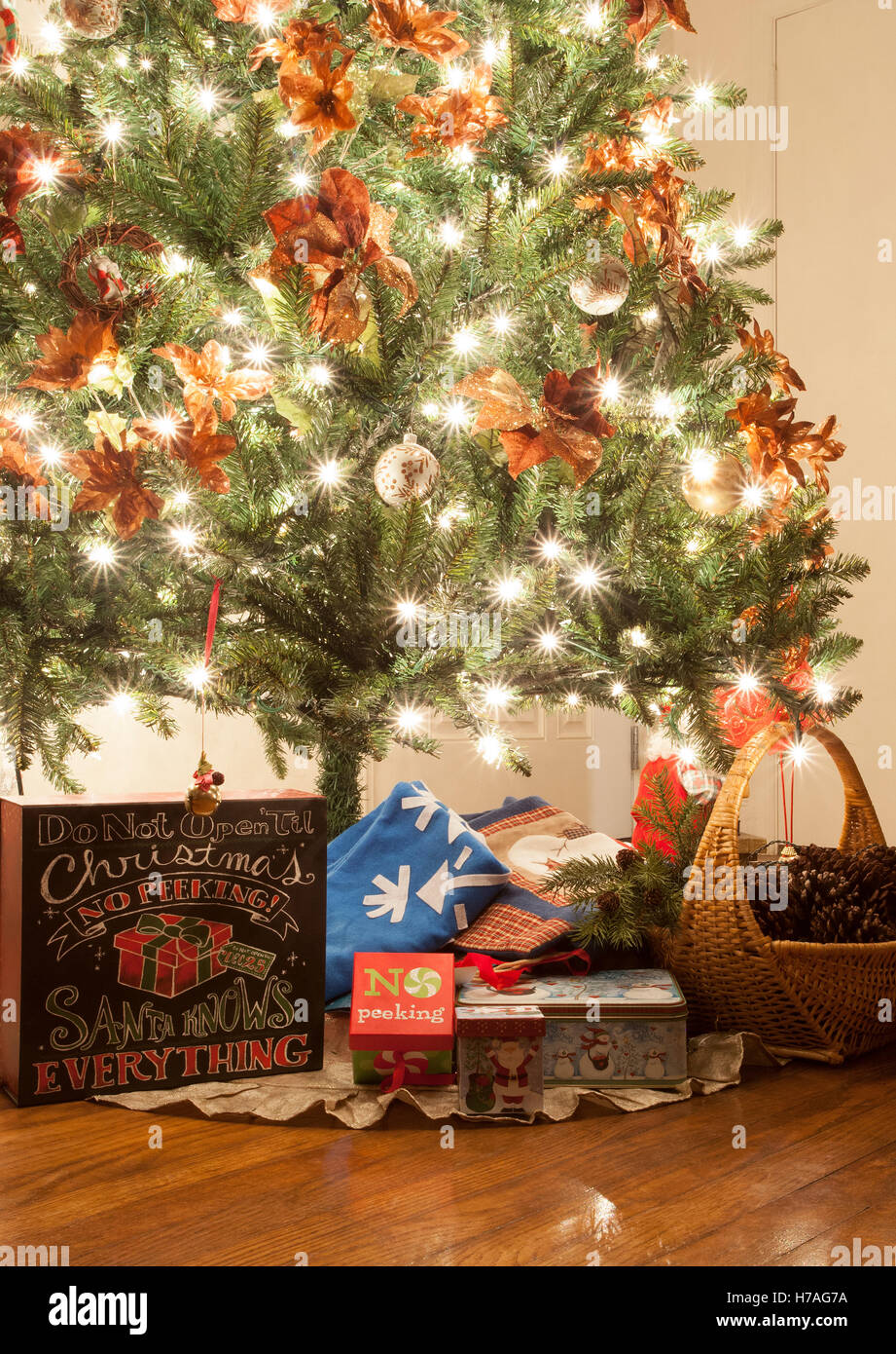 Christmas tree wood floor hi-res stock photography and images - Alamy