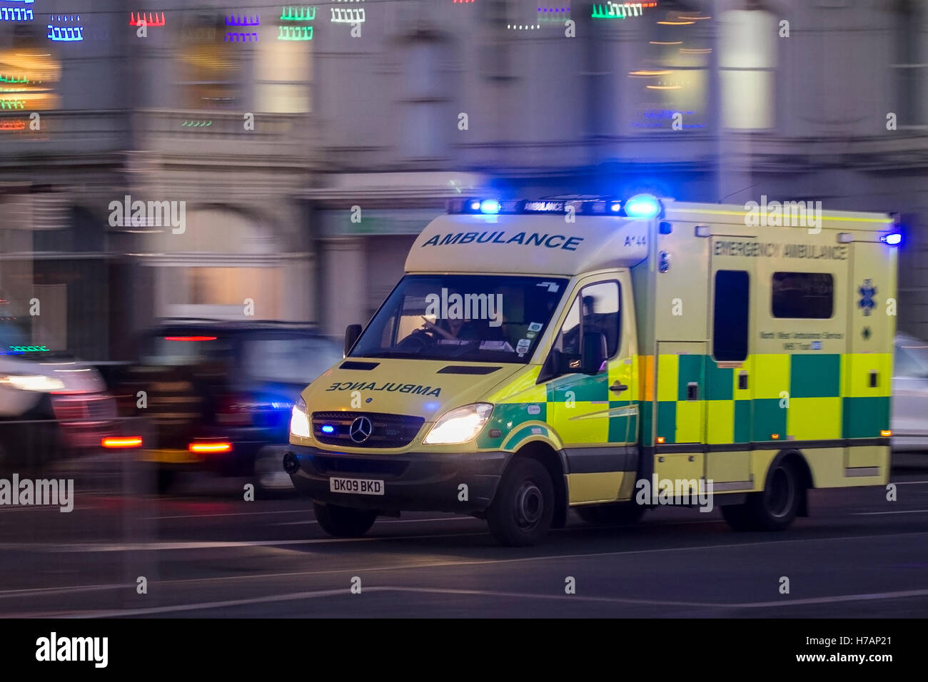 a ambulance medic paramedic emergency urgent healthcare first aid cpr ...