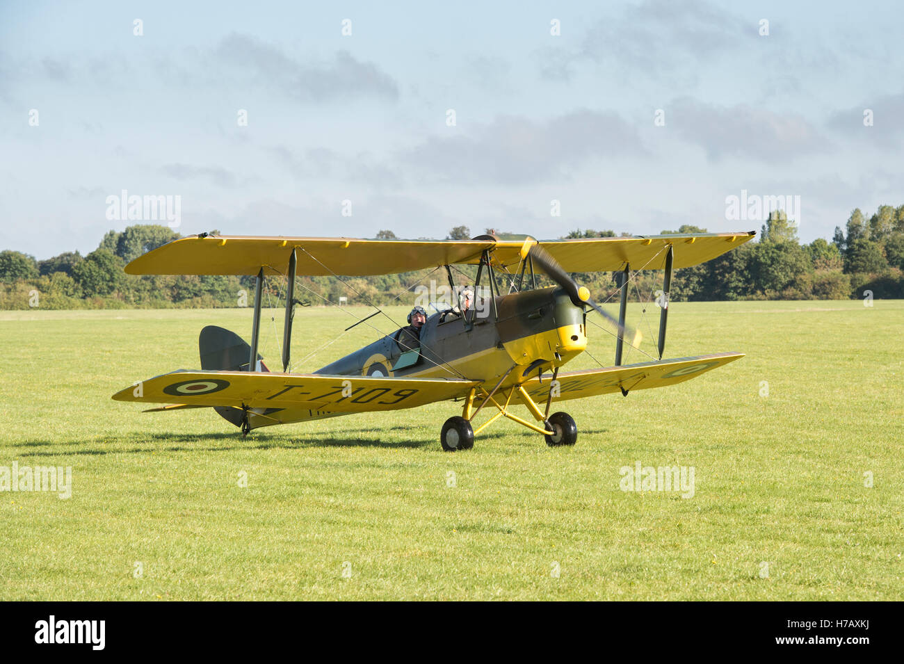 Pilots in a De Havilland Tiger Moth DH-82A T-7109 at Bicester heritage ...