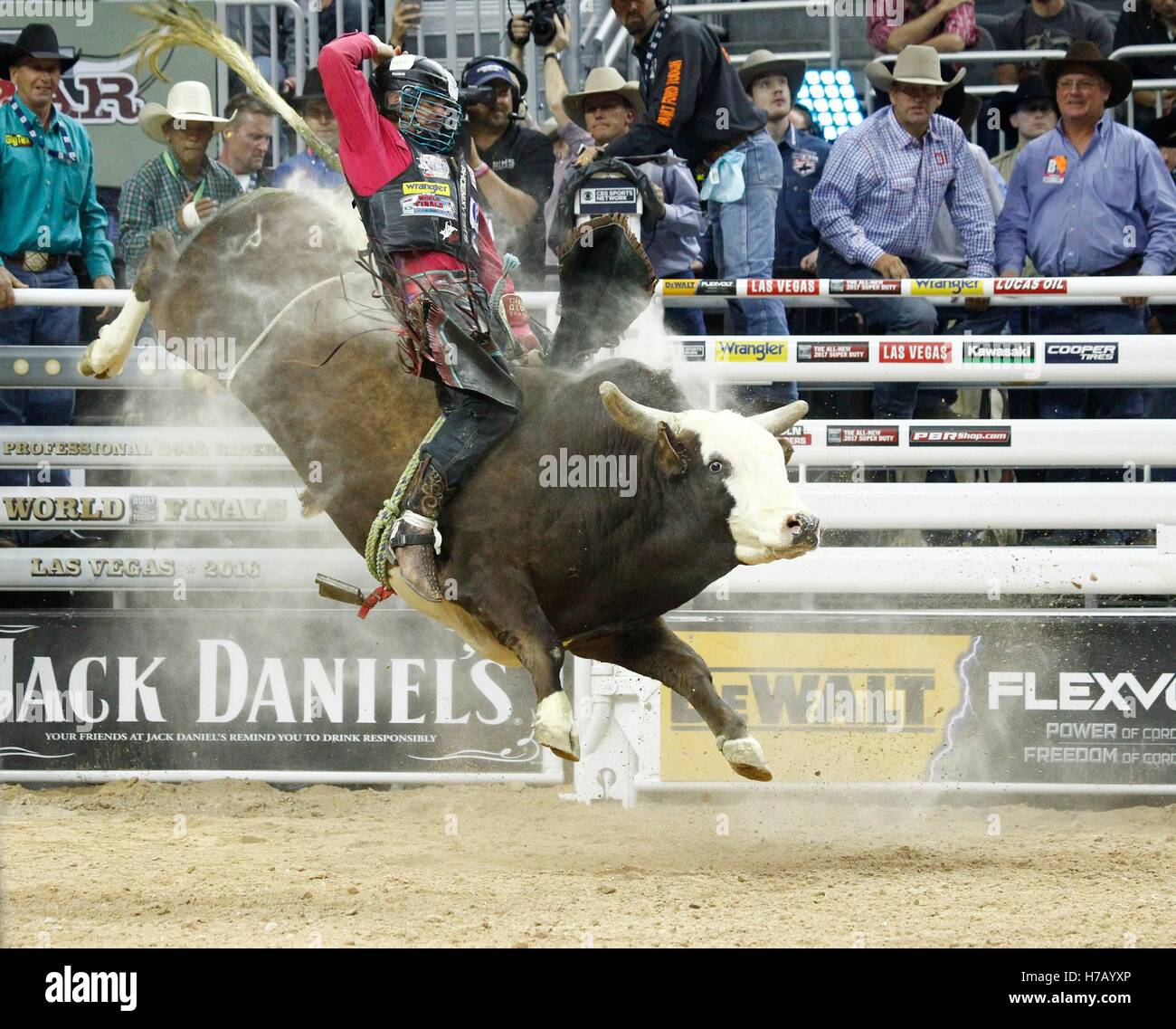 Las Vegas, NV, USA. 2nd Nov, 2016. Mike Lee riding Aristokat in ...