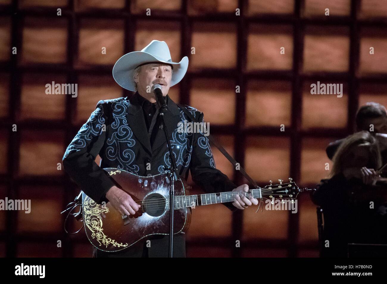 Nashville, Tennessee, USA. 2nd Nov, 2016. Alan Jackson performing at ...