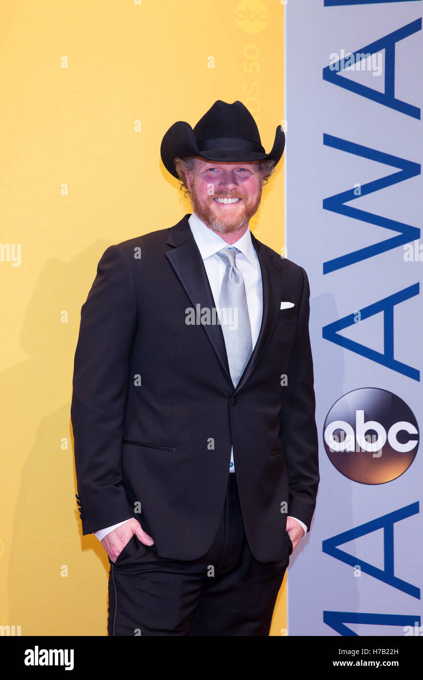 Nashville, Tennessee, USA. 2nd Nov, 2016. Nathan Chapman on the red ...