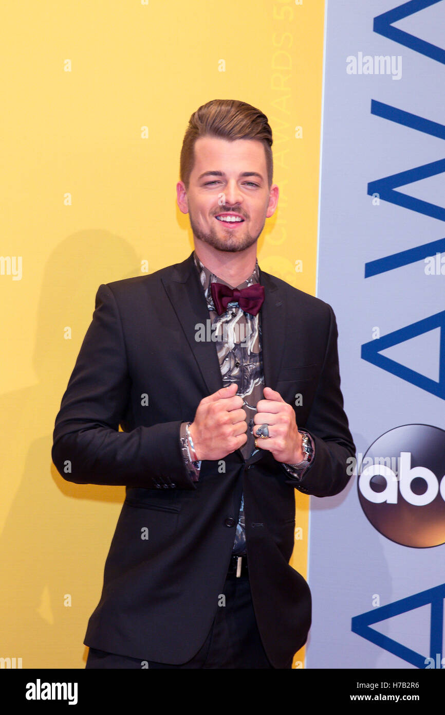 Nashville, Tennessee, USA. 2nd Nov, 2016. Chase Bryant on the red ...