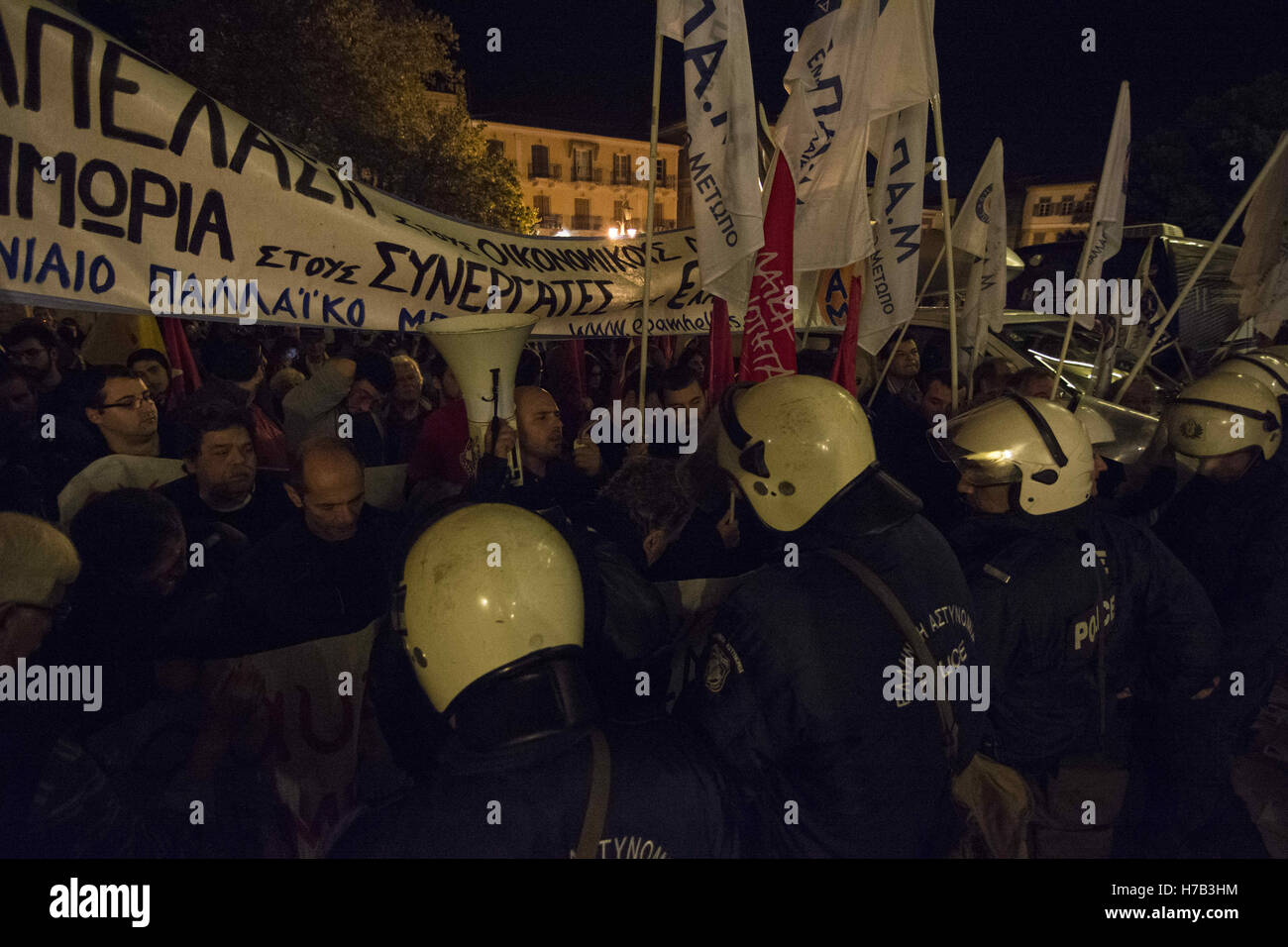 Nafplio, Peloponnese, Greece. 3rd Nov, 2016. Members of the left wing ...