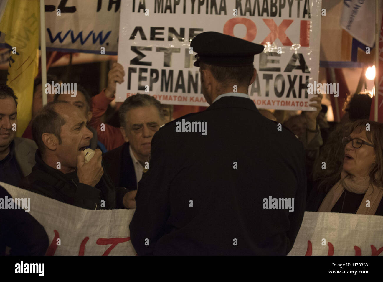 Nafplio, Peloponnese, Greece. 3rd Nov, 2016. Members of the left wing ...