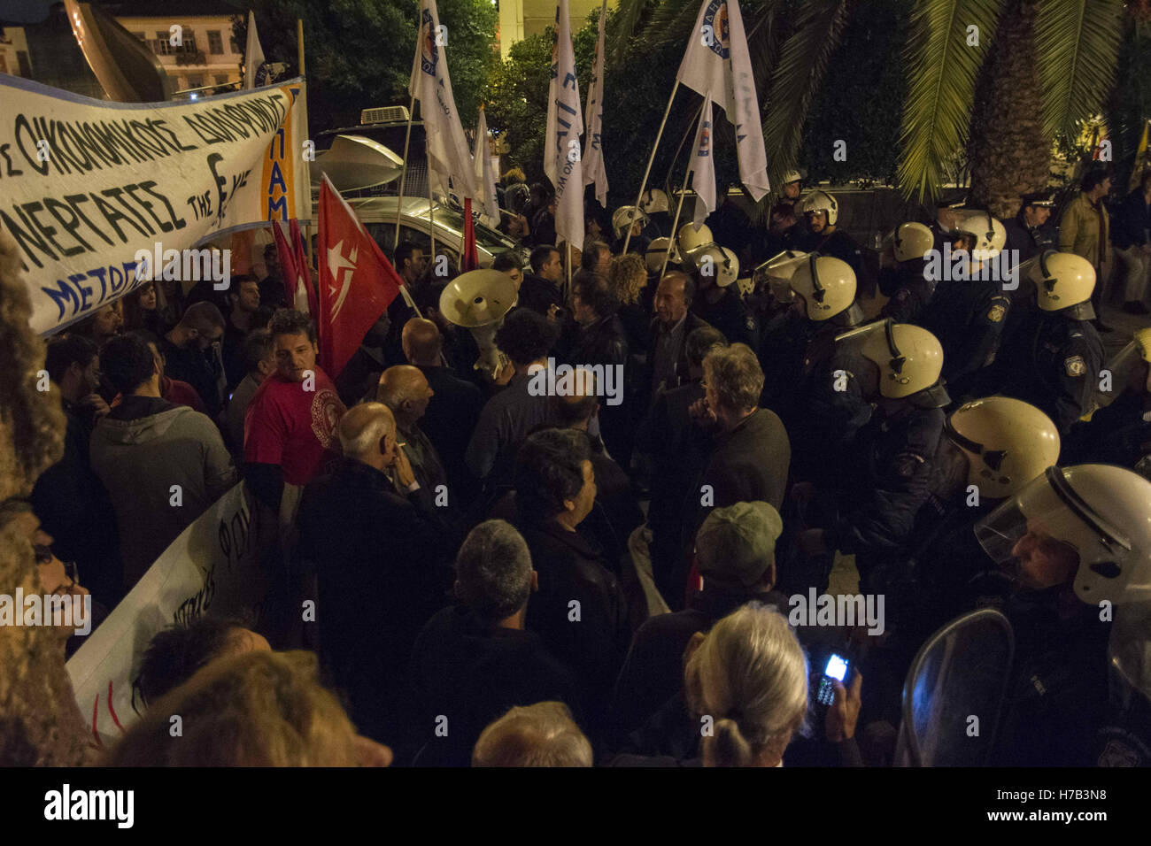 Nafplio, Peloponnese, Greece. 3rd Nov, 2016. Members of the left wing ...
