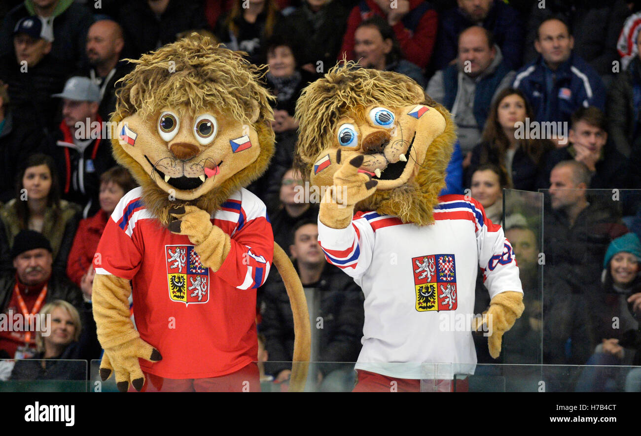 Vs mascots hi-res stock photography and images - Alamy