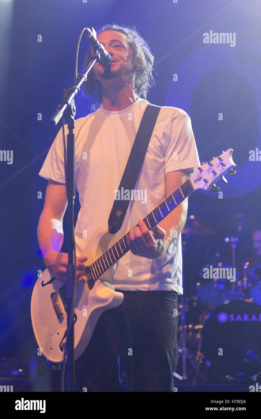 Lisbon, Portugal. 3rd November, 2016. Jacob Hemphill, lead vocals and ...